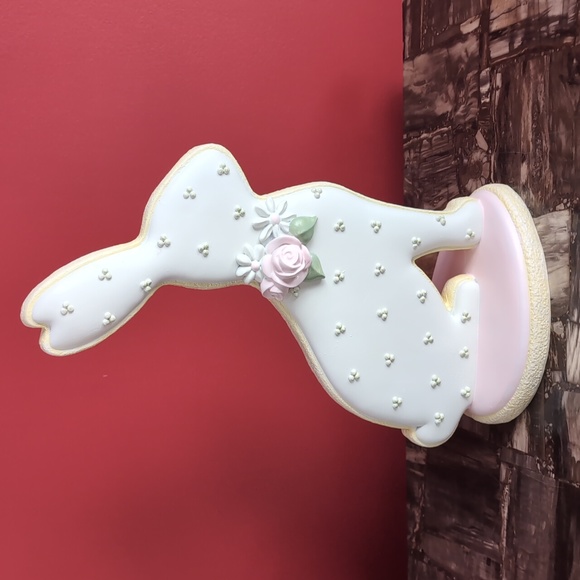 cupcakes & cashmere | Accents | Vhtf Cupcakes And Cashmere Sugar Cookie ...